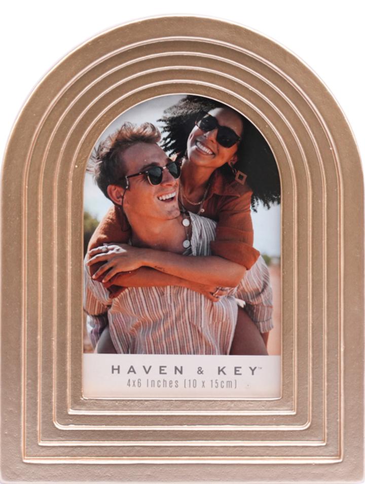 Portarretrato Haven & Key Dorado - H-E-B México