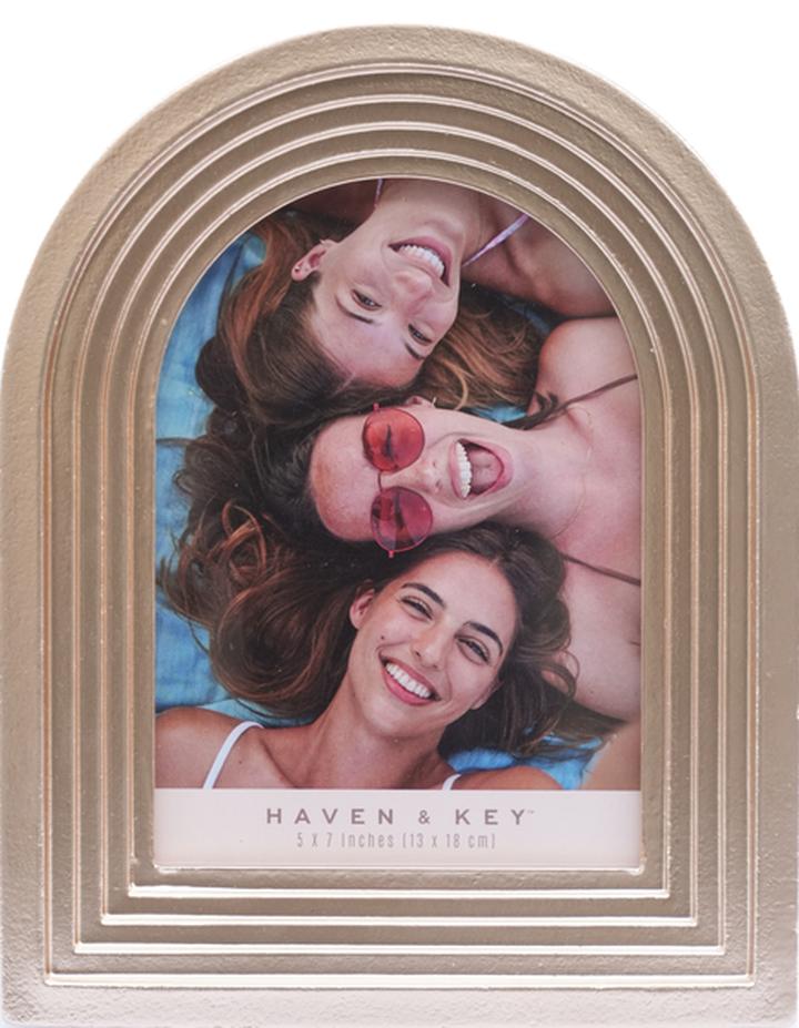 Portarretrato Haven & Key Dorado - H-E-B México